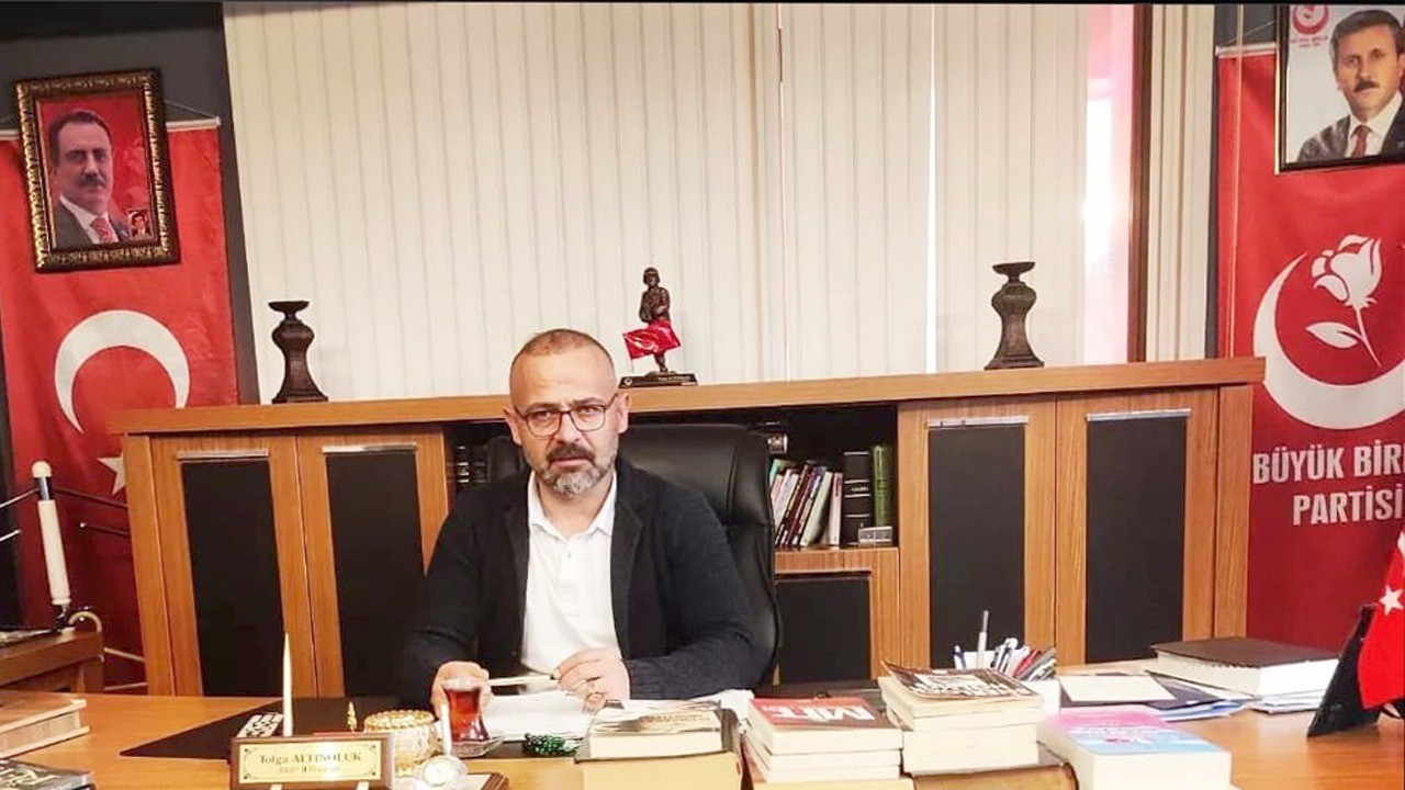 BBP Erzincan İl Başkanı Tolga Altınoluk, partisinden istifa etti. İşte ... BBP Erzincan İl Başkanı Tolga Altınoluk, partisinden istifa etti. İşte ...